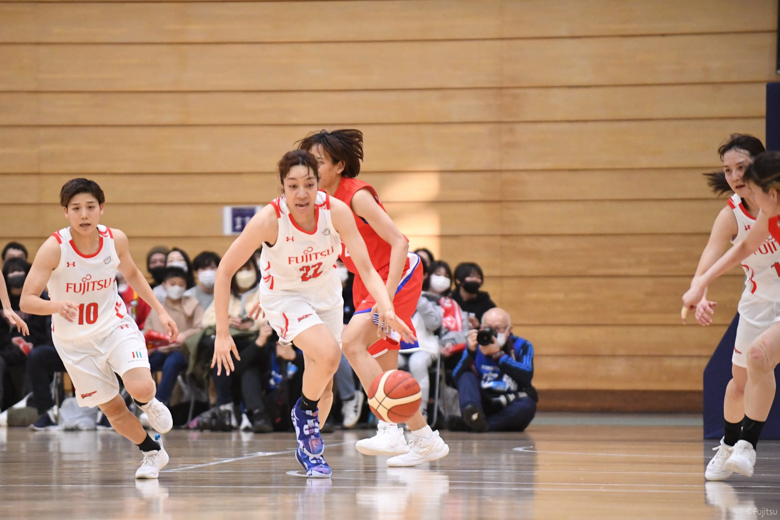 敗戦のなかでも光るベテランの妙 - レッドウェーブ - Fujitsu Sports : 富士通