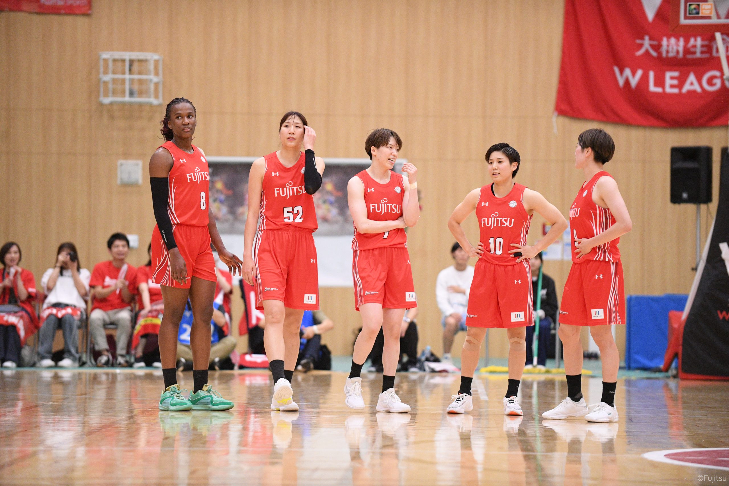 タフなゲームは我慢しながら - レッドウェーブ - Fujitsu Sports : 富士通